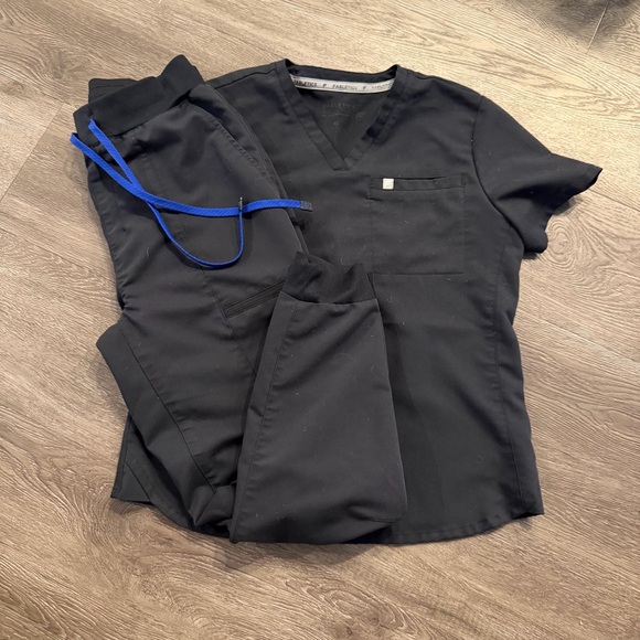 Other | Fabletics Black Scrub Set With Blue Drawstring Xss | Poshmark